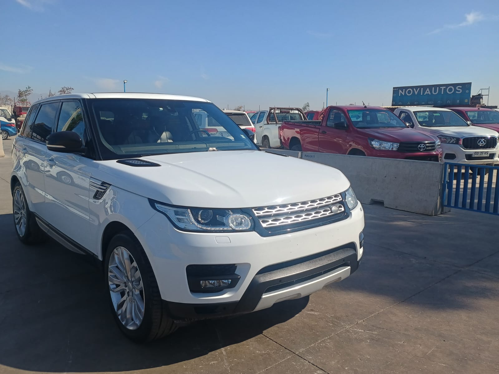 LAND ROVER RANGE ROVER SPORT 3.0 ( RECUPERADO DE ROBO ) - Novi Autos